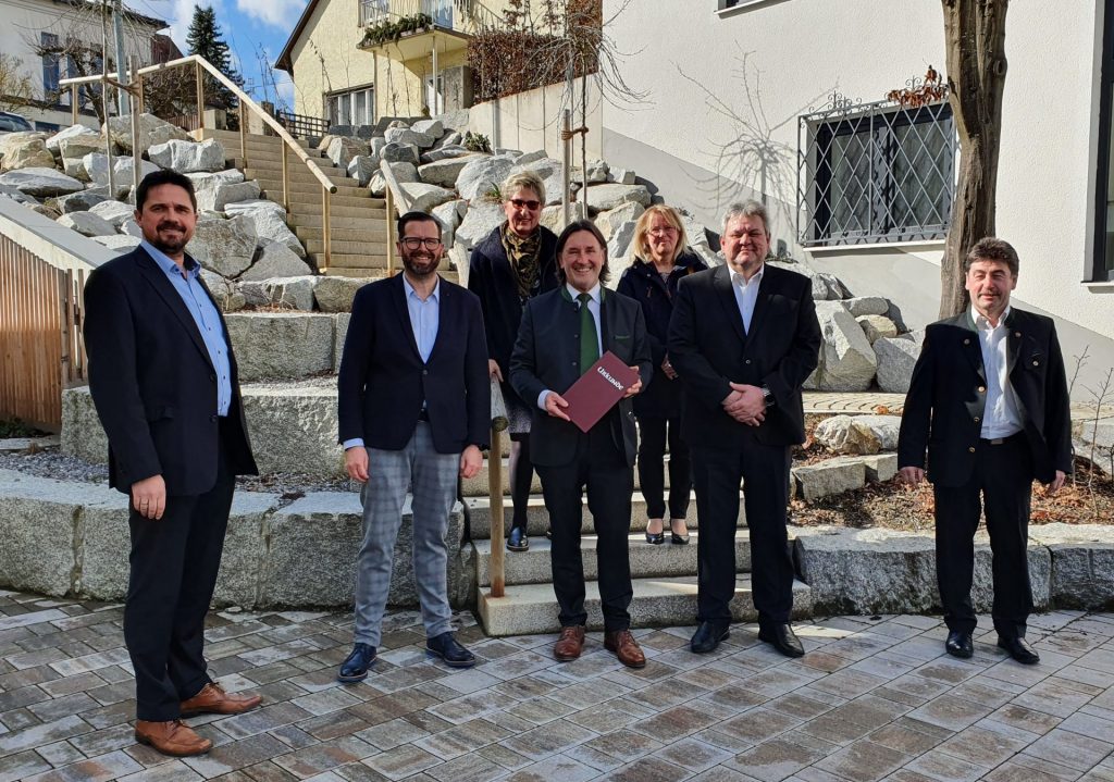 Geschäftsstellenleiter in den Ruhestand verabschiedet - Gemeinde Aiterhofen